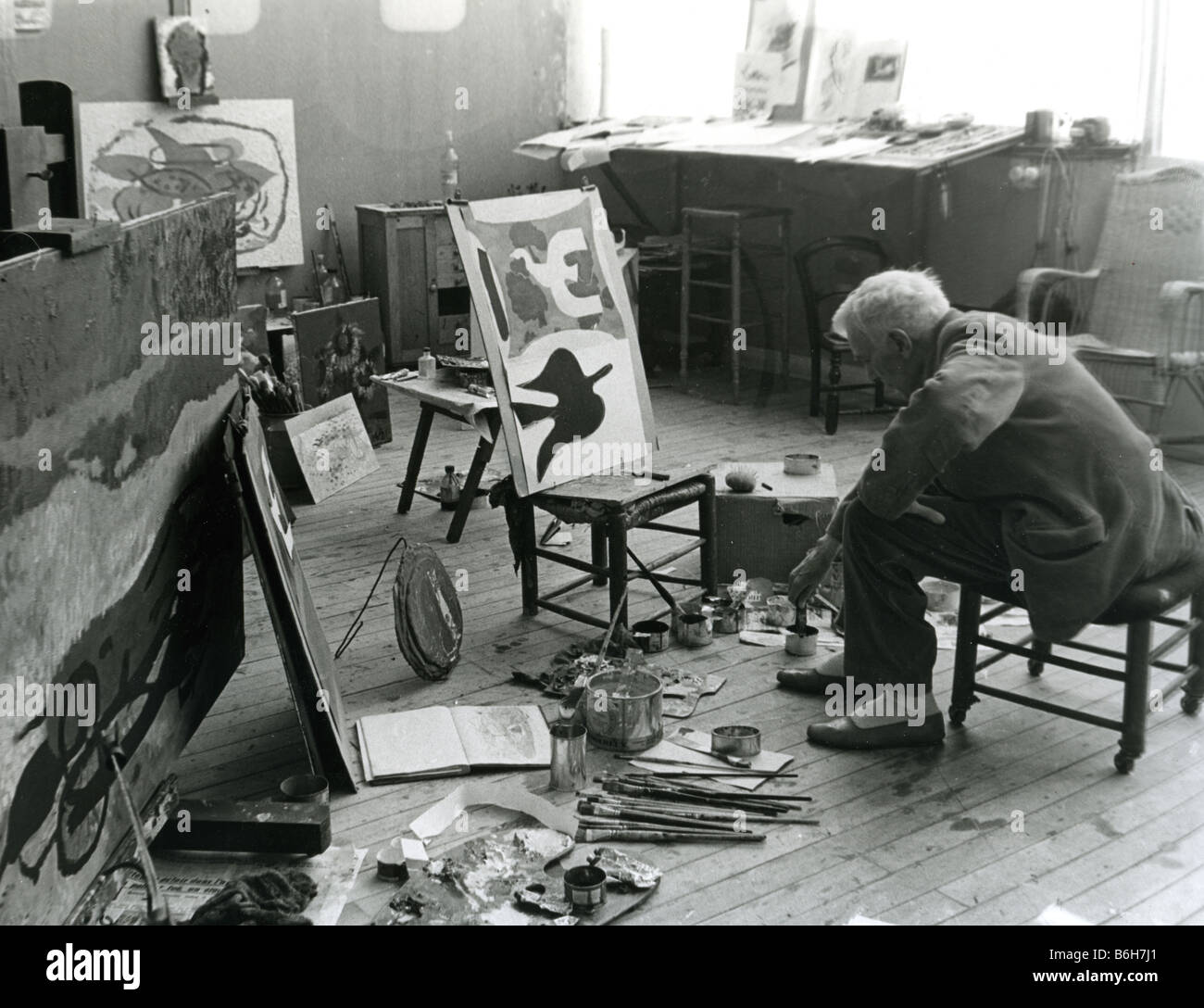 GEORGES BRAQUE French painter in his Paris studio Stock Photo - Alamy