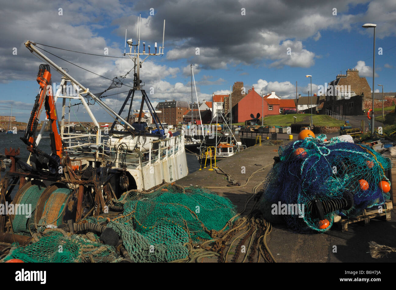 harbour Dumbar sky clouds fishing porto cielo nubi pescherecci barche ...