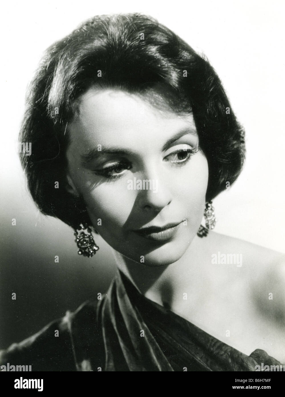 Claire bloom actress hi-res stock photography and images - Alamy