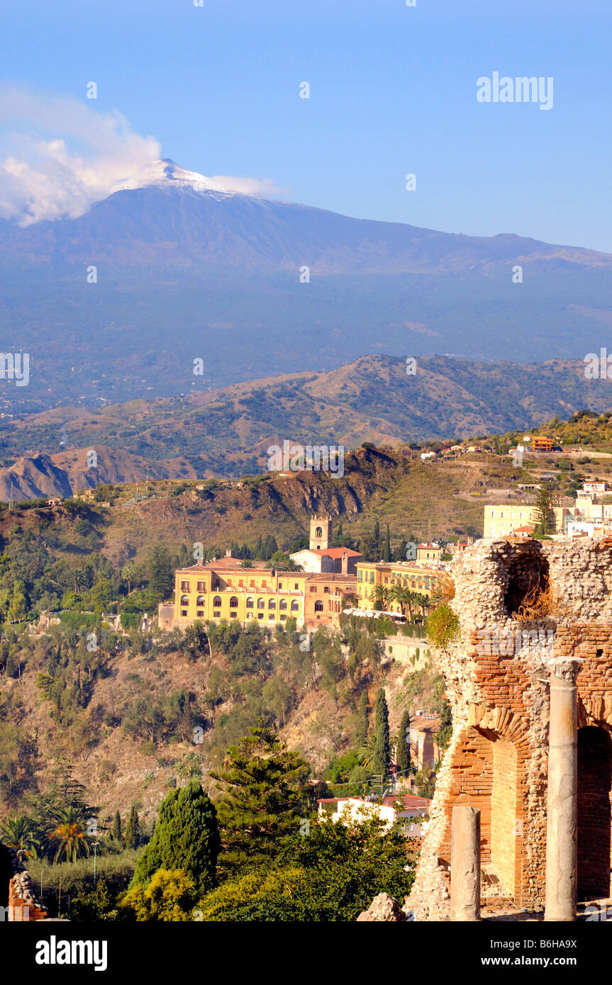 The Ancient Greek Theatre with Mount Etna behind in Taormina in Sicily ...