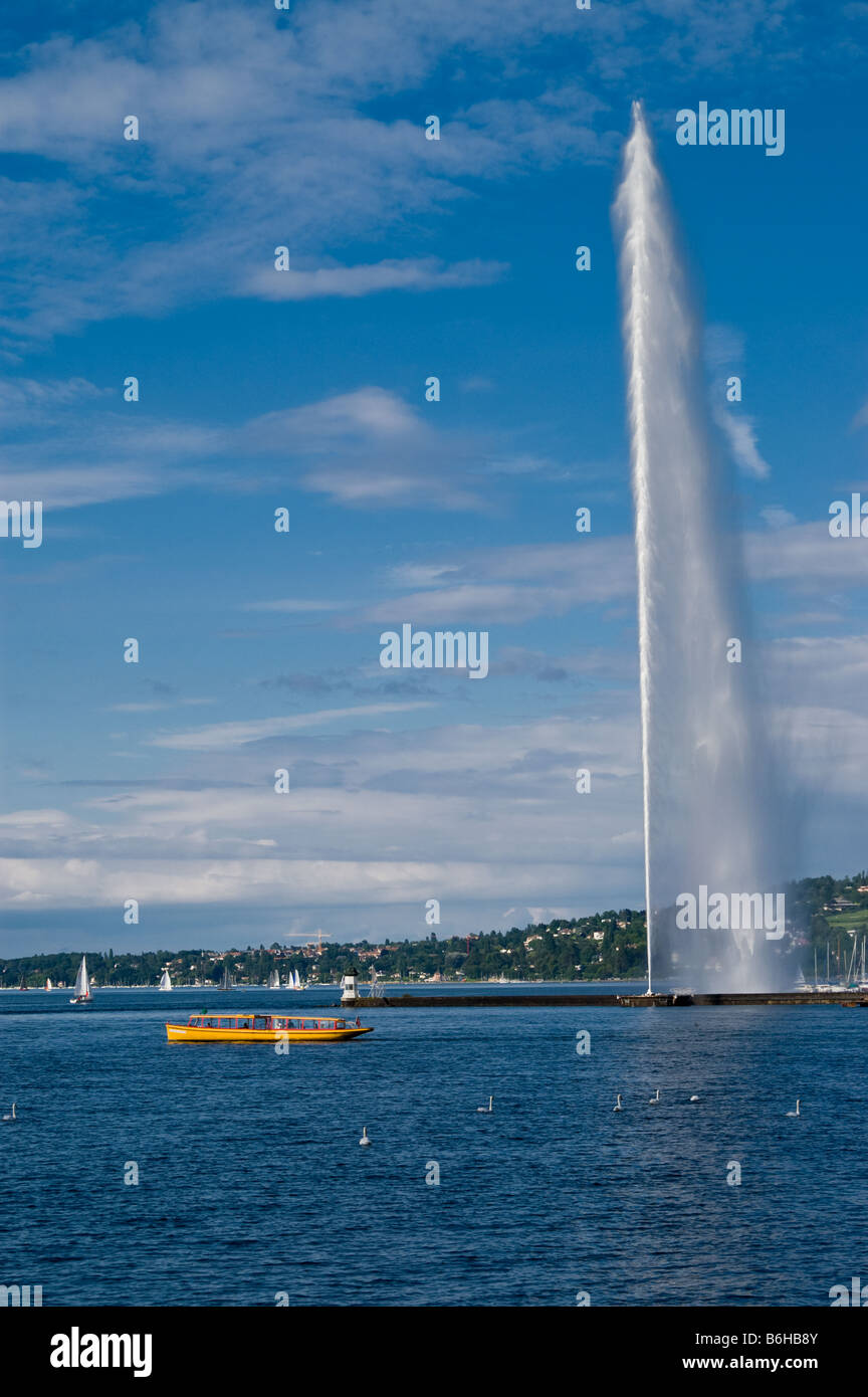 Fountain "Jet d'Eau" at Geneva lake, Switzerland Stock Photo - Alamy