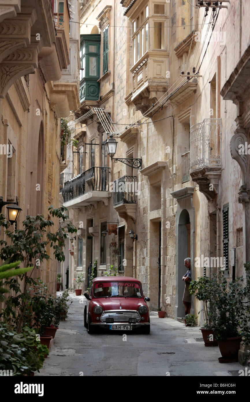 Mini Minor in old alley at the Collachio in Vittoriosa, Malta Stock ...