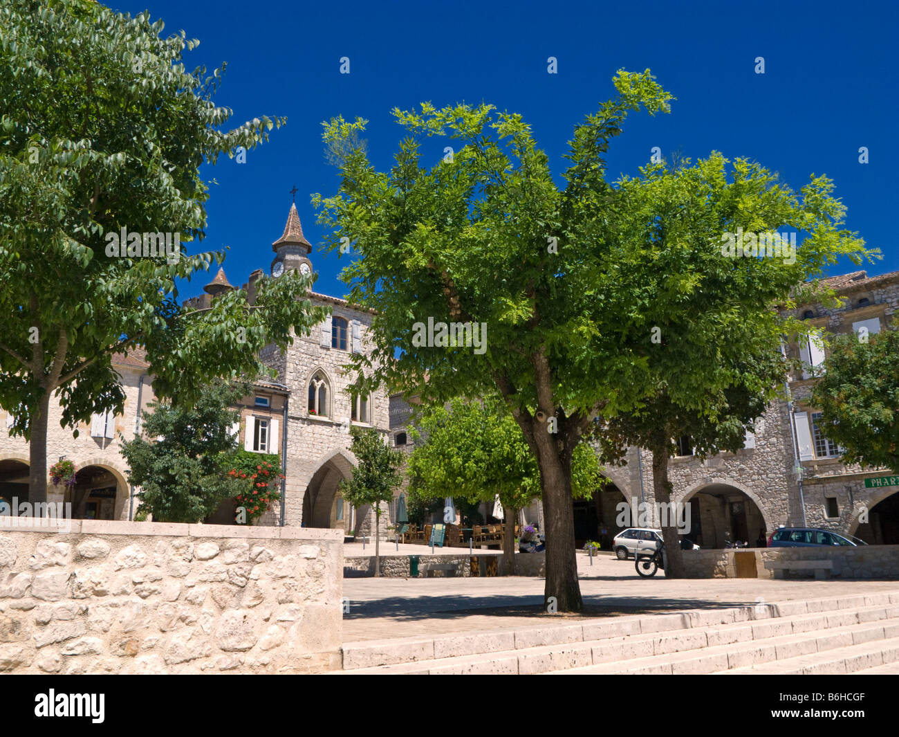 Village monflanquin lot et garonne hi-res stock photography and images ...