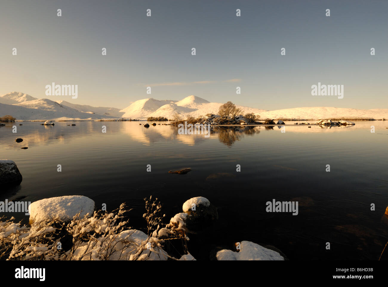 Loch rannoch snow hi-res stock photography and images - Alamy