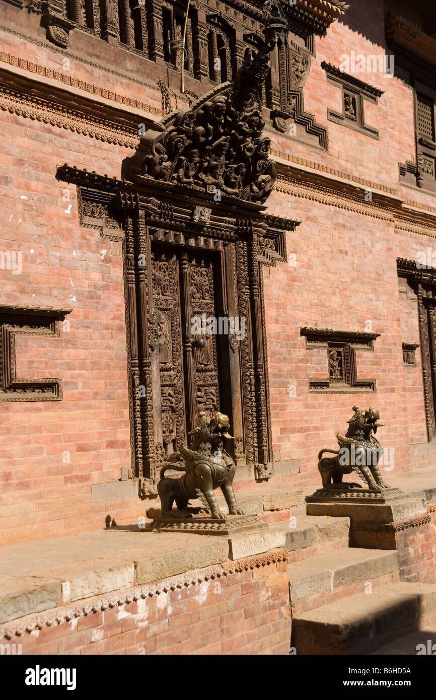 Nepal bhaktapur temple wood carving hi-res stock photography and images ...