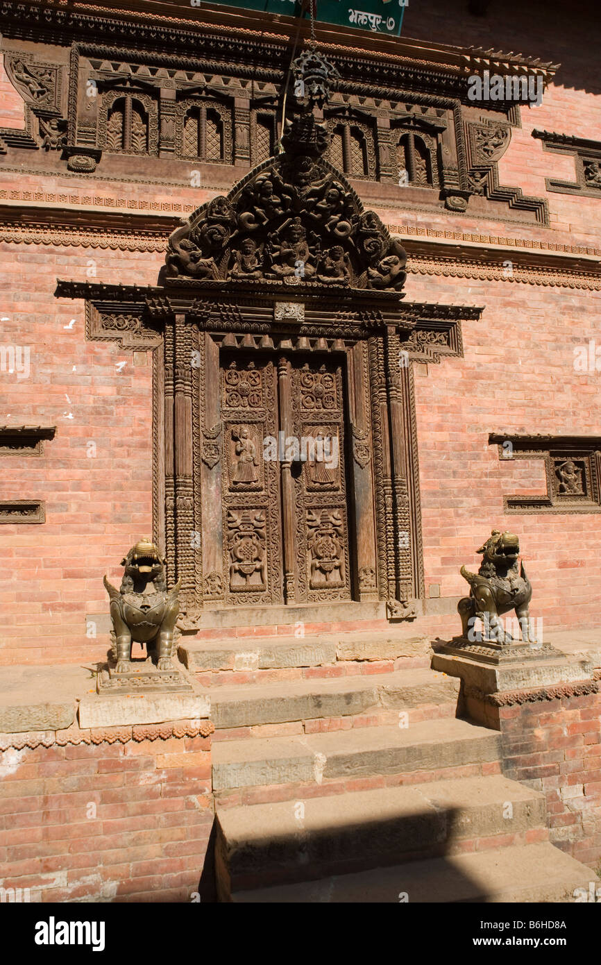Nepal bhaktapur temple wood carving hi-res stock photography and images ...