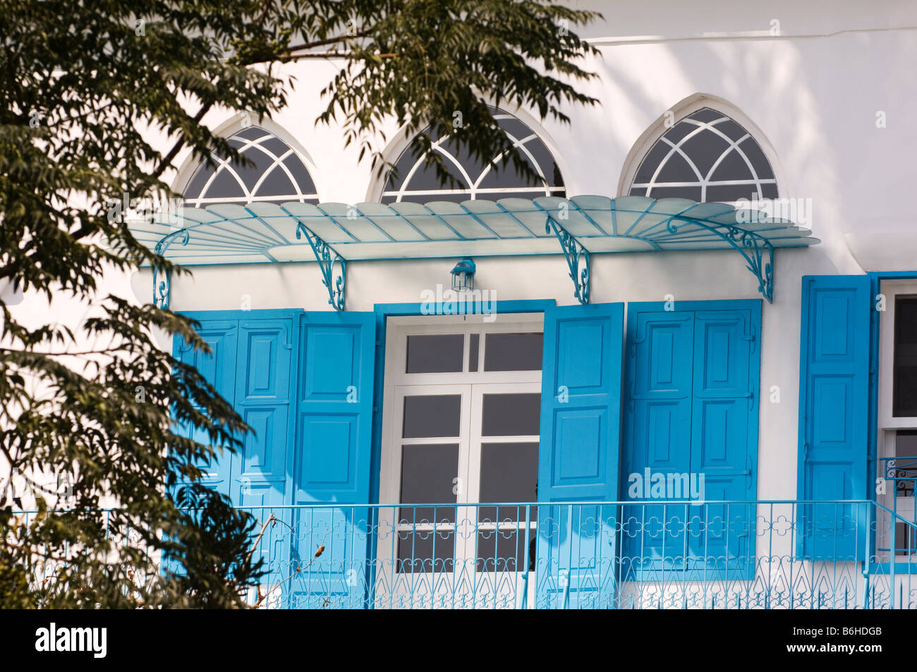 Shuttered front windows hi-res stock photography and images - Alamy