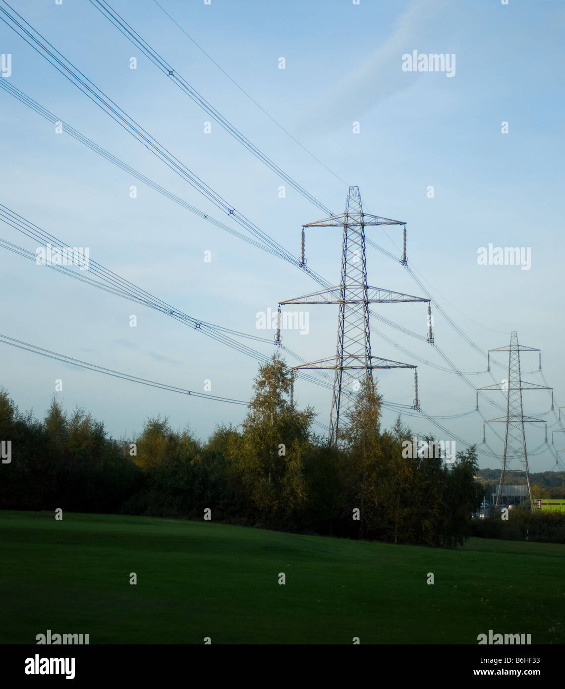 Electricity pylon hampshire hi-res stock photography and images - Alamy