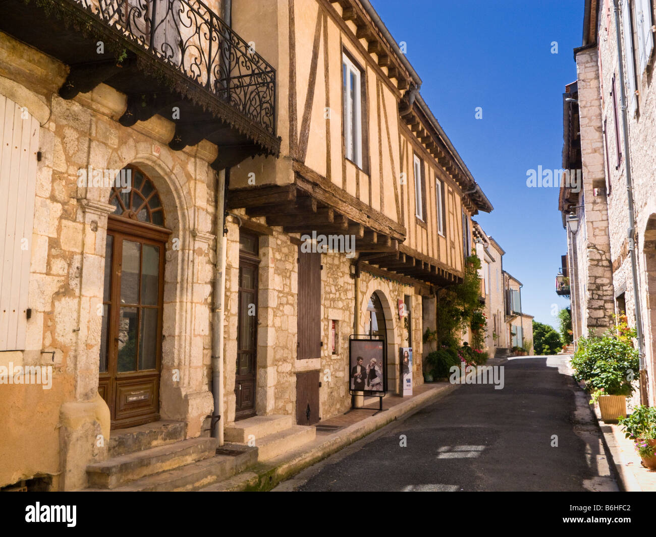 Village Monflanquin Lot Et Garonne High Resolution Stock Photography ...