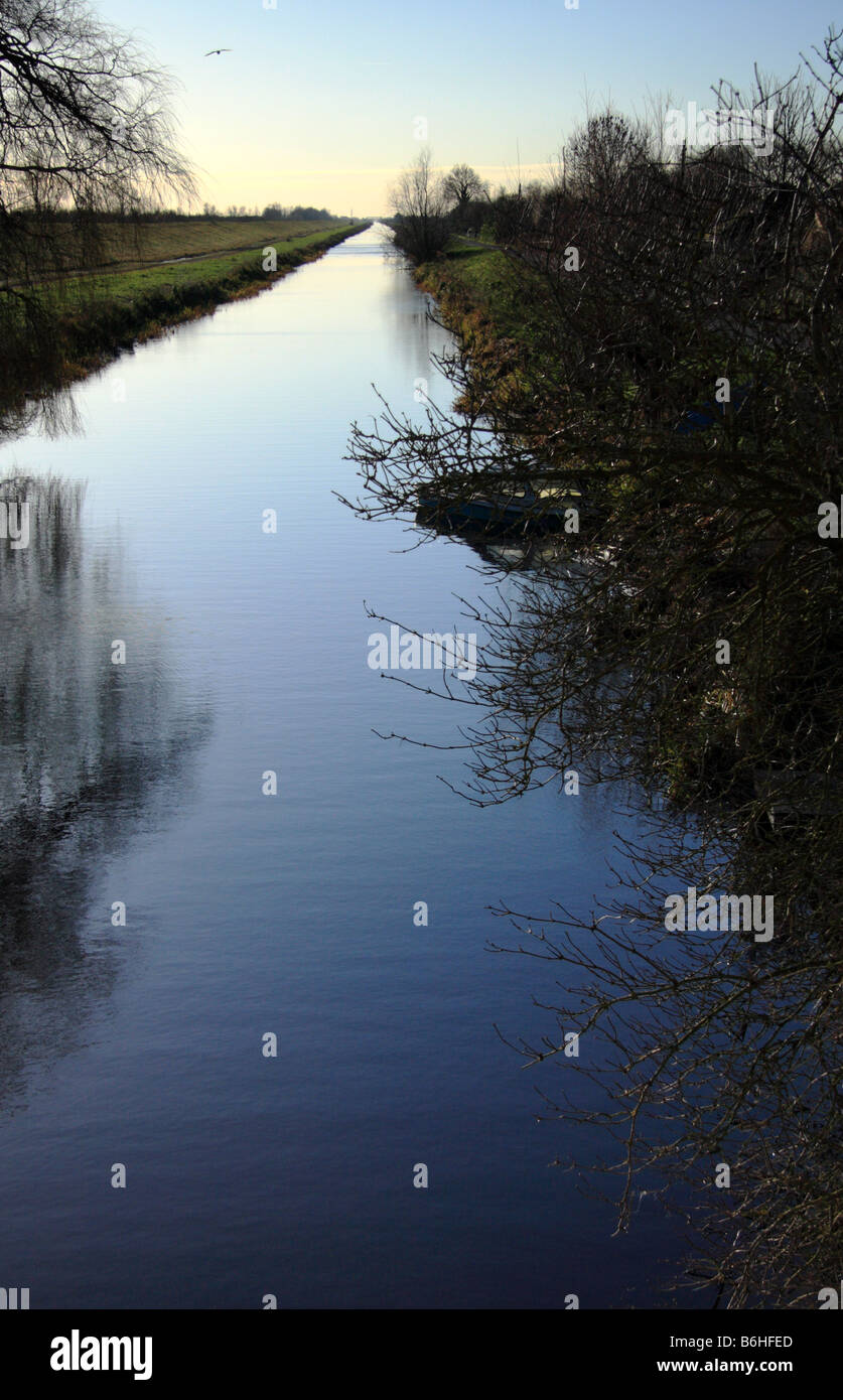 A Fenland drain -the Bedford level Stock Photo - Alamy