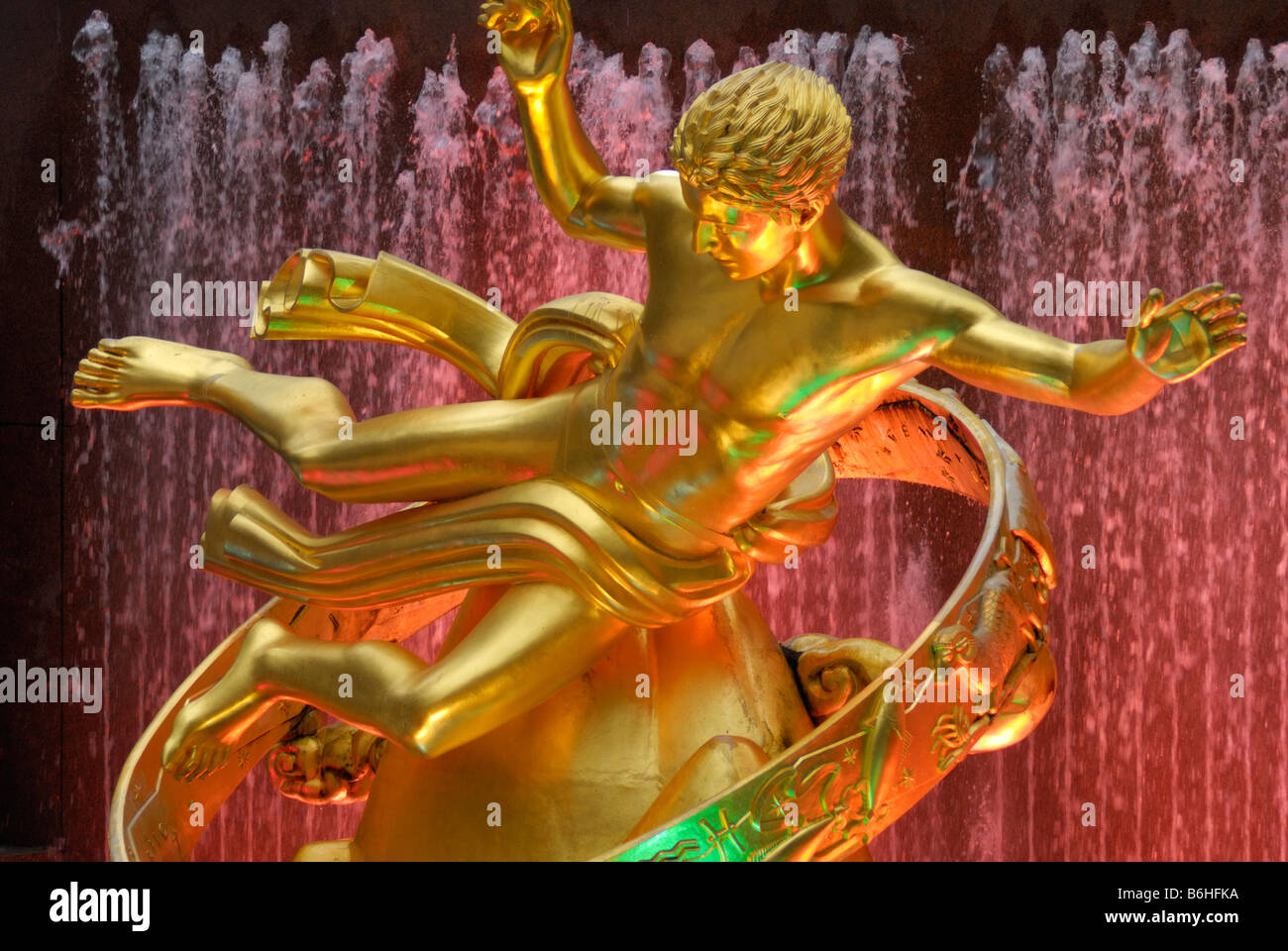 Prometeus statue hi-res stock photography and images - Alamy