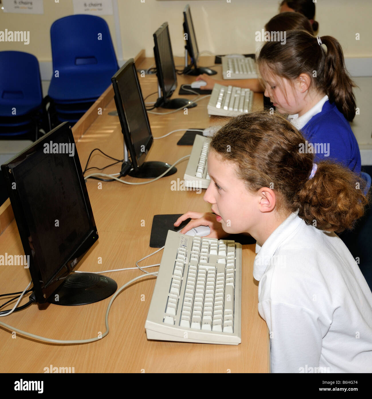 Schoolgirls English Stock Photos & Schoolgirls English Stock Images - Alamy