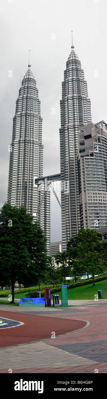 Petronas office tower hi-res stock photography and images - Alamy