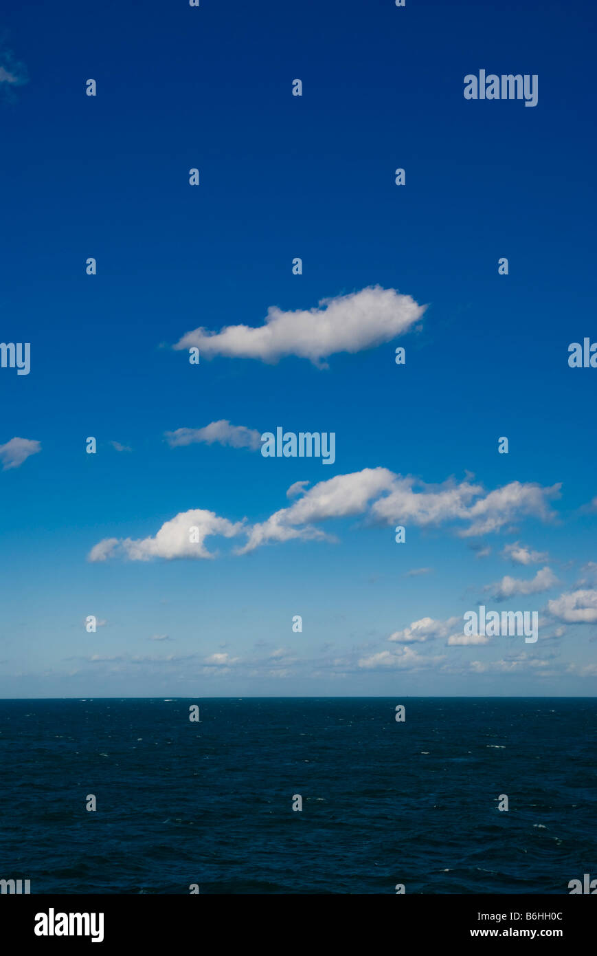 Europe UK united kingdom english channel sky horizon Stock Photo - Alamy