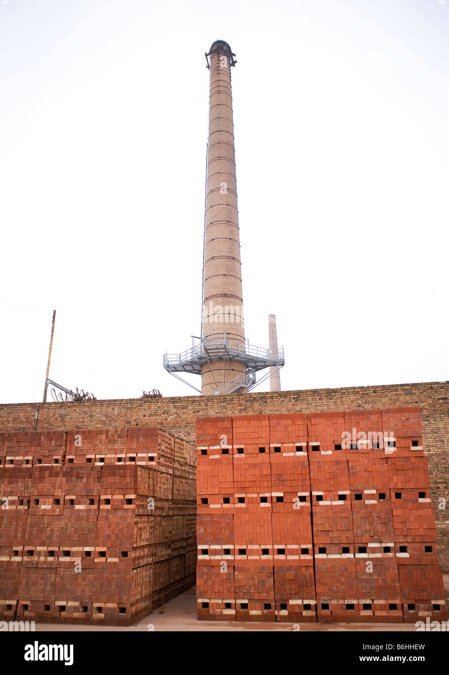 Bricks kiln labour hi-res stock photography and images - Alamy