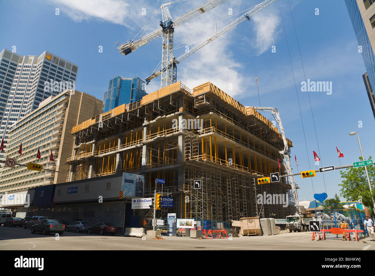 Crane building construction hi-res stock photography and images - Alamy