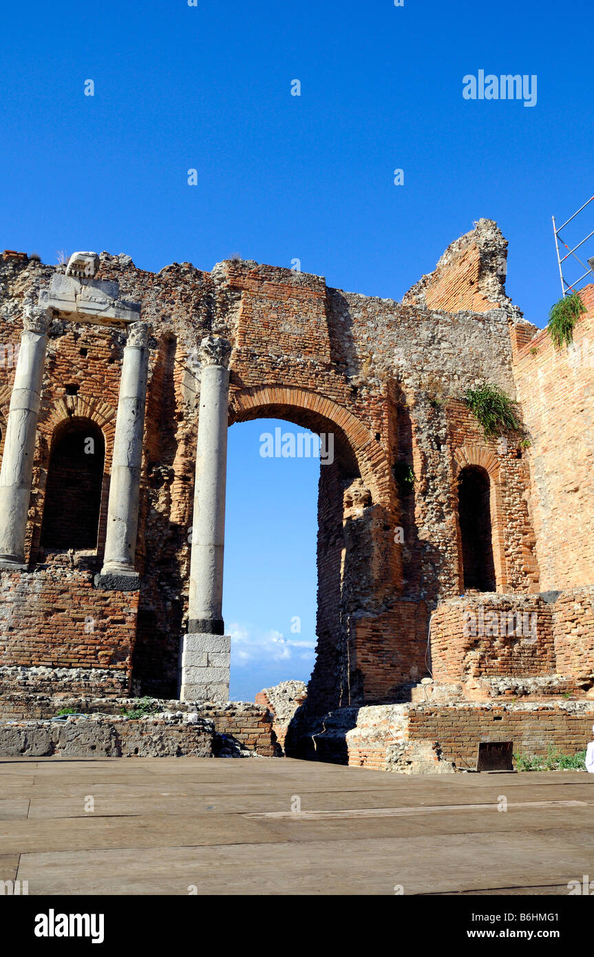 The Ancient Greek Theatre with Mount Etna behind in Taormina in Sicily ...