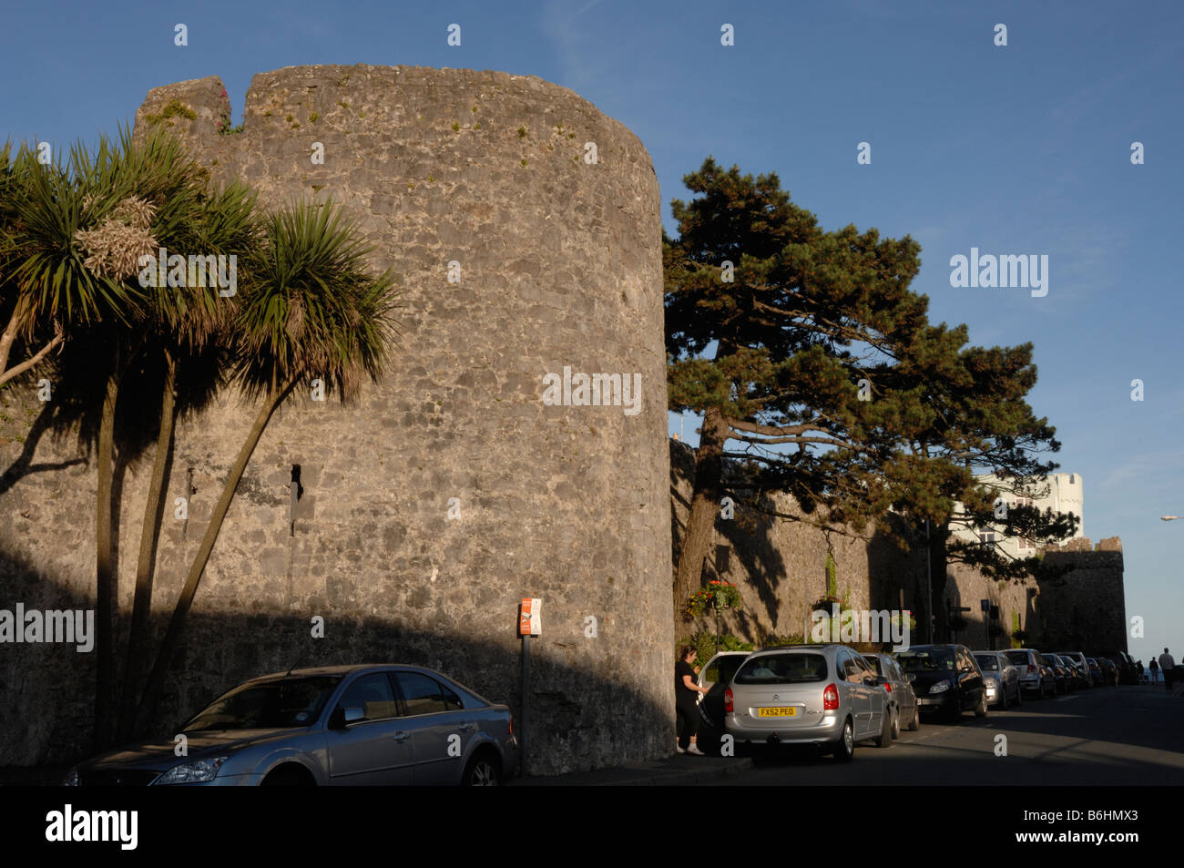 Tenby town street hi-res stock photography and images - Alamy