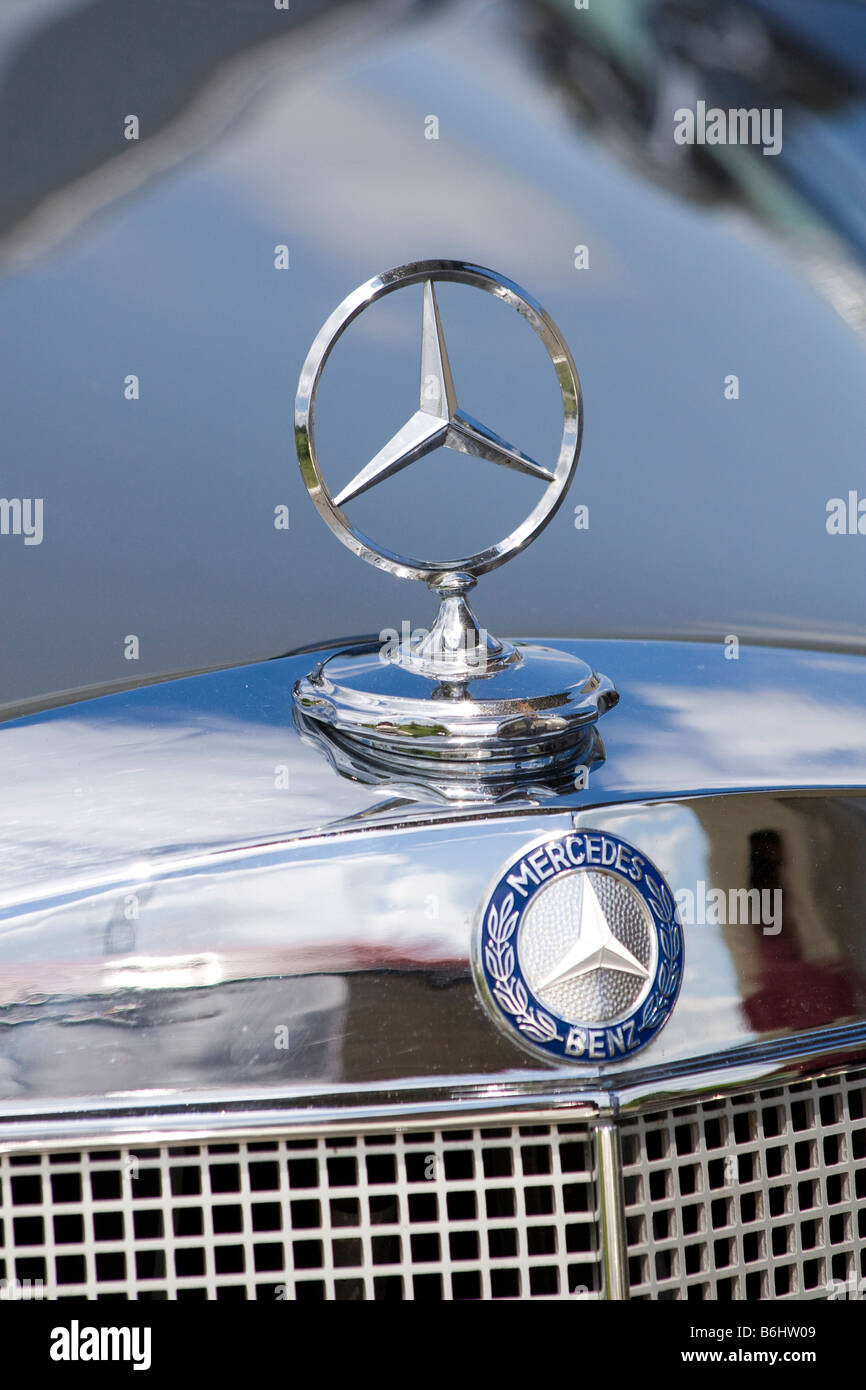 Mercedes mark hi-res stock photography and images - Alamy
