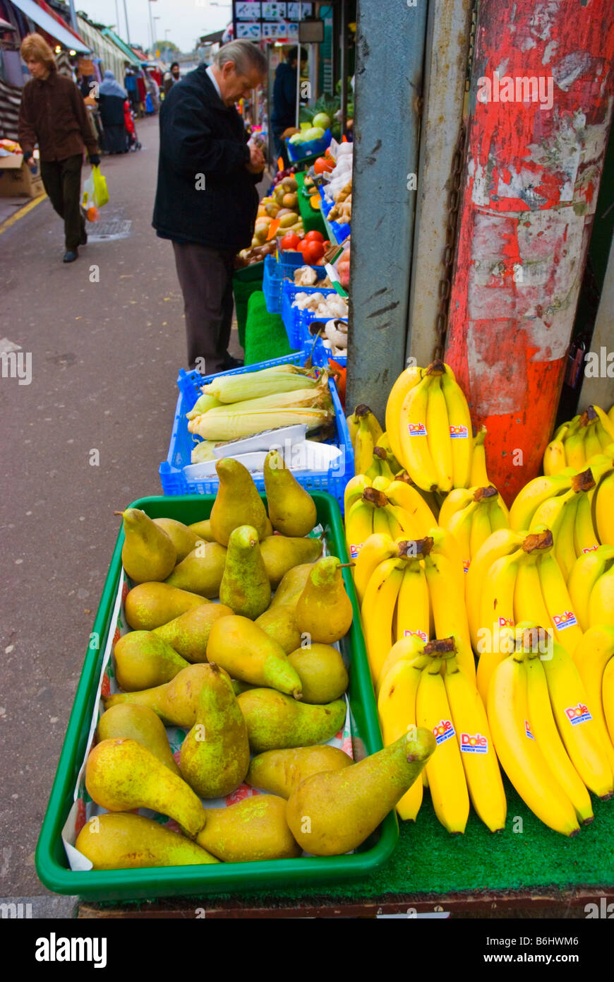 Shepherds Bush Market In West London England UK Stock Photo Alamy shepherds-bush-market-in-west-london-england-uk-stock-photo-alamy