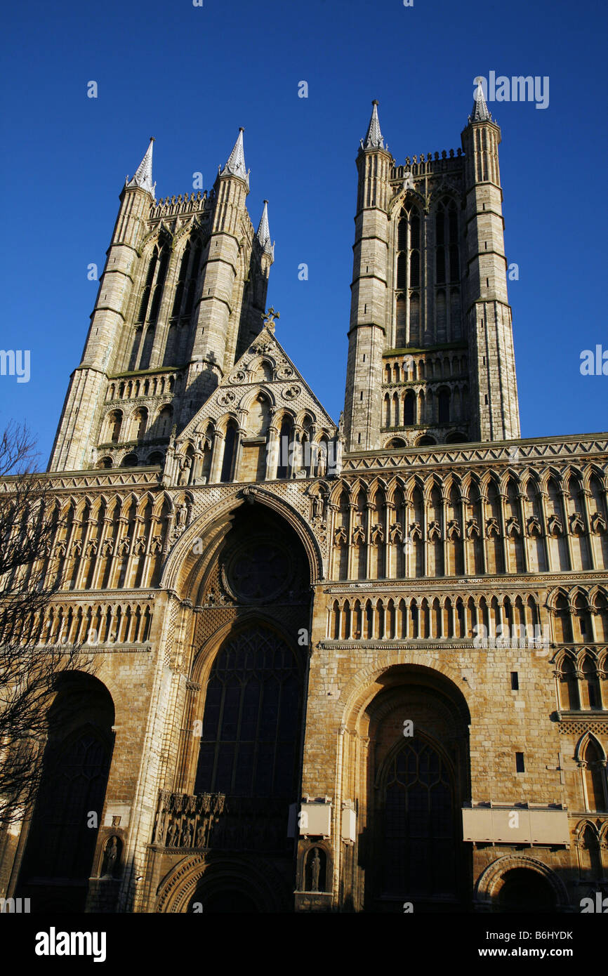West front of lincoln cathedral hi-res stock photography and images - Alamy