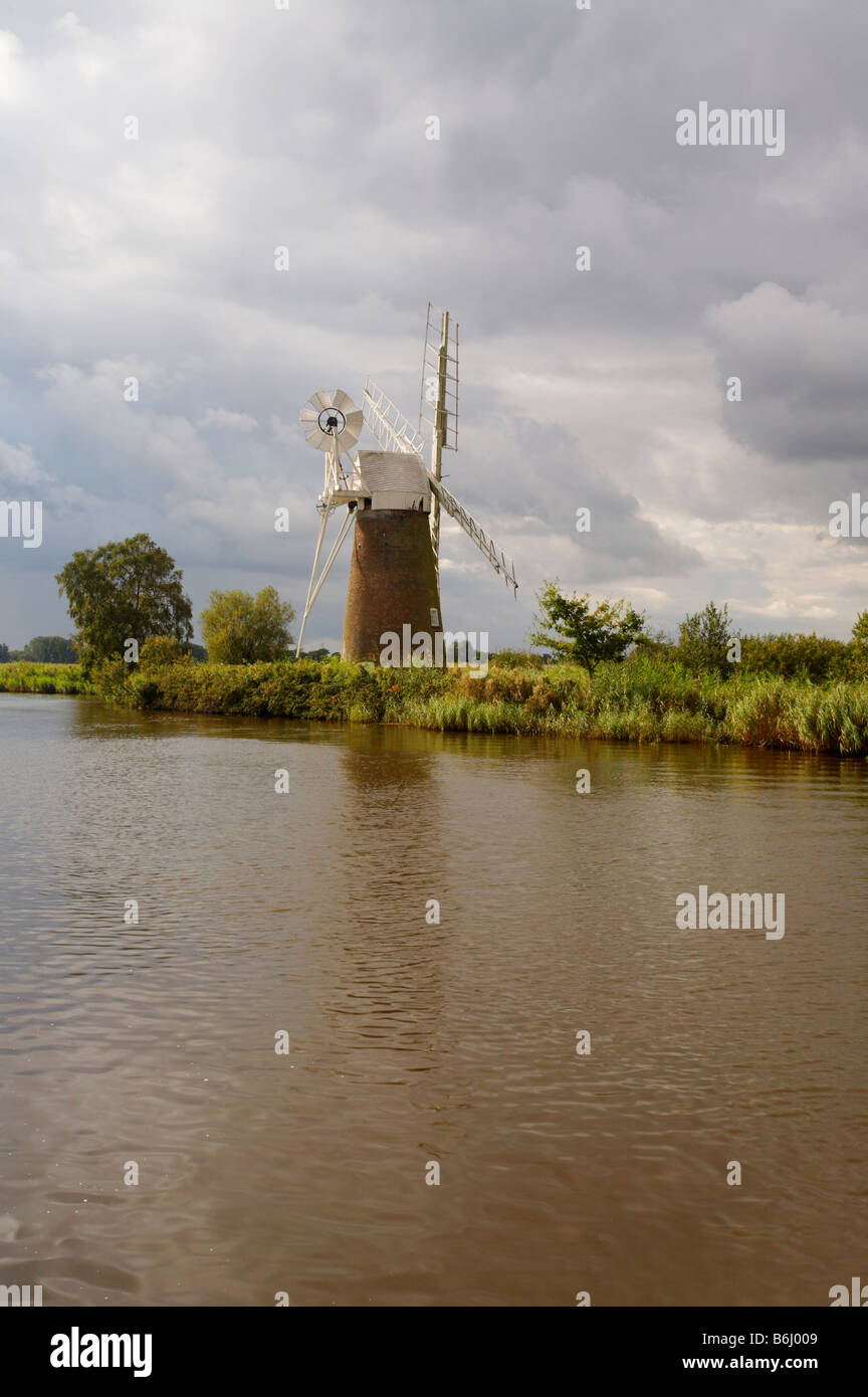 Turf fen mill summer hi-res stock photography and images - Alamy
