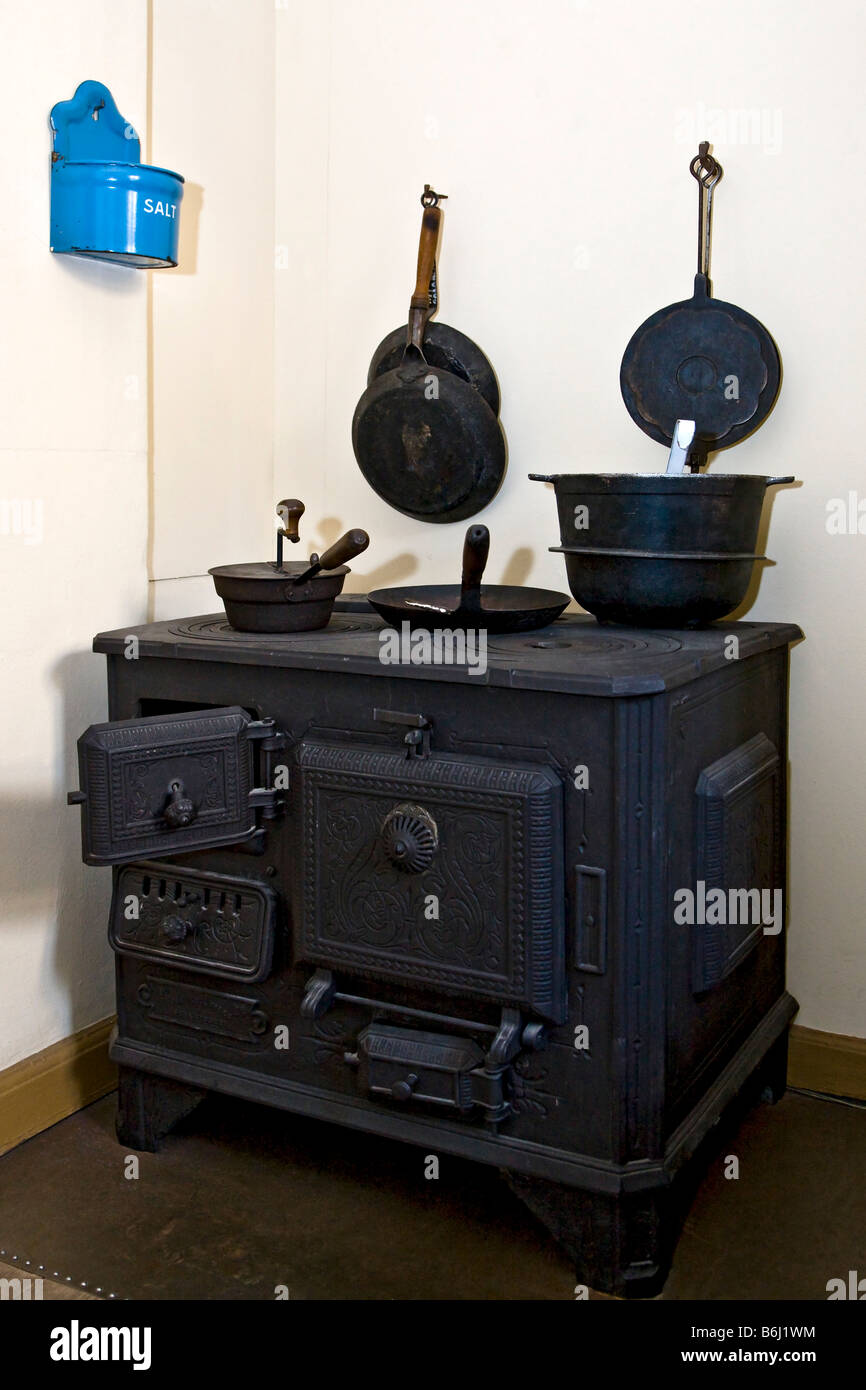 Old cooker hi-res stock photography and images - Alamy