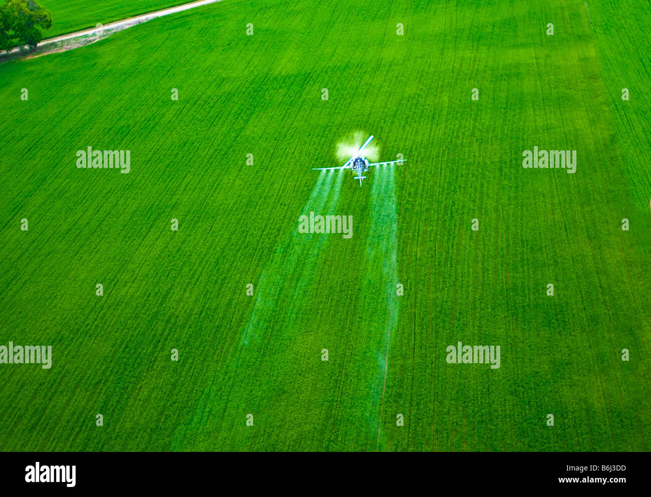 Helicopter aircraft spraying hi-res stock photography and images - Alamy