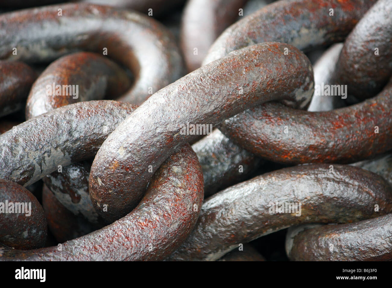 A close up photograph of rusty chain links Stock Photo - Alamy