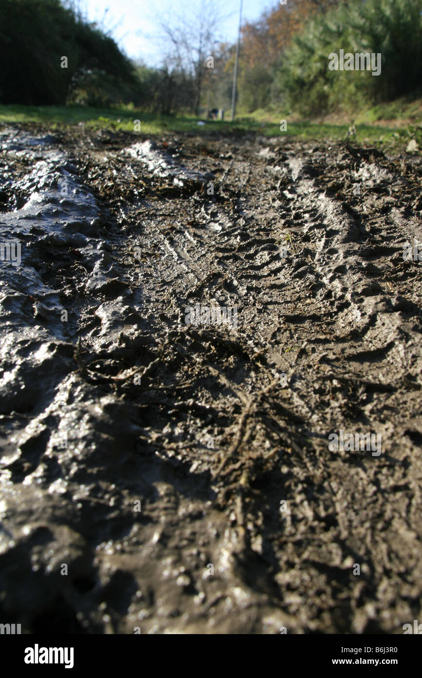 Tyre tracks crossing in mud hi-res stock photography and images - Alamy