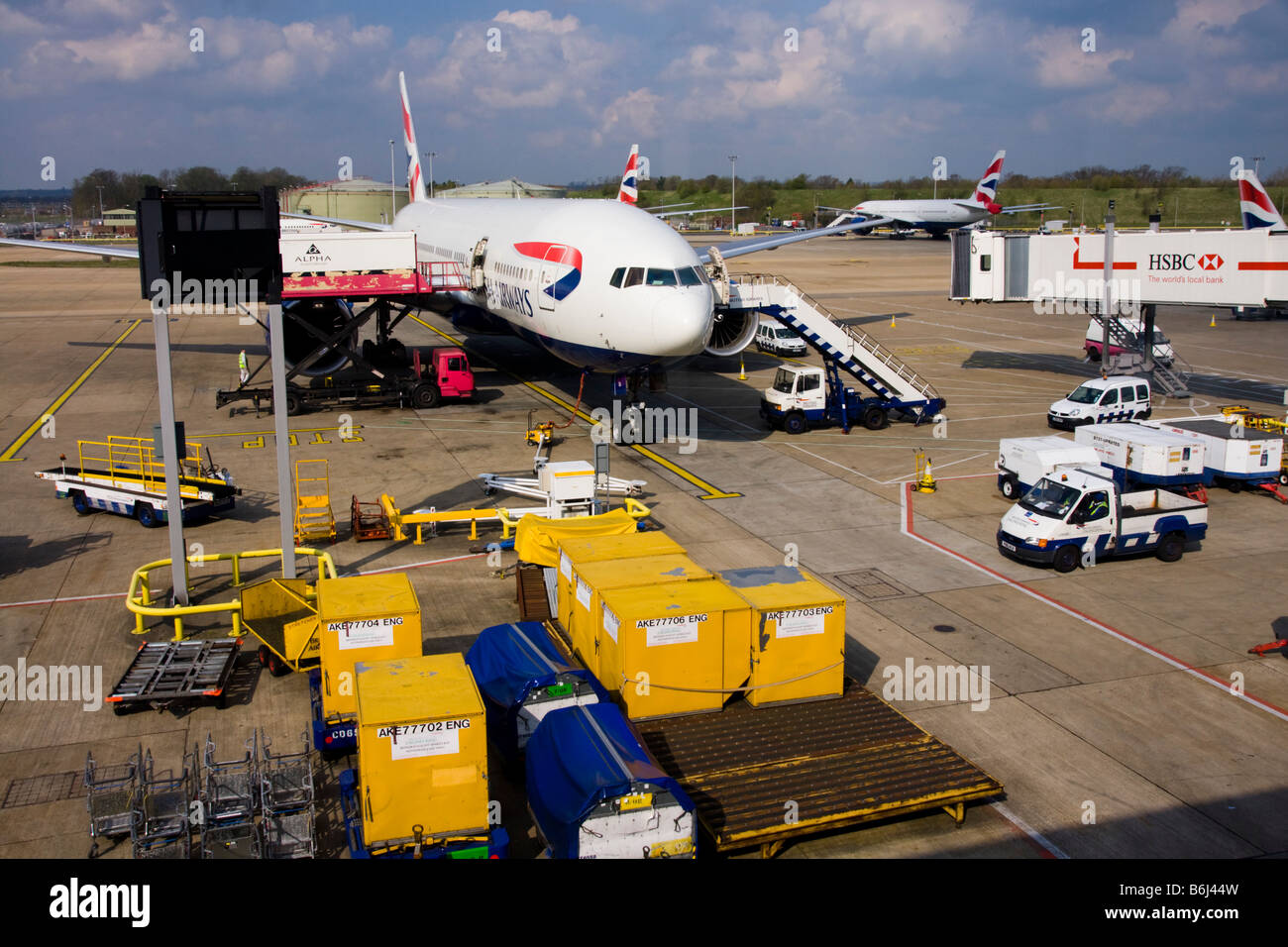 Gatwick airport terminal hi-res stock photography and images - Alamy