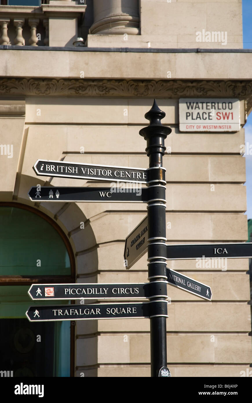 Guiding signs hi-res stock photography and images - Alamy