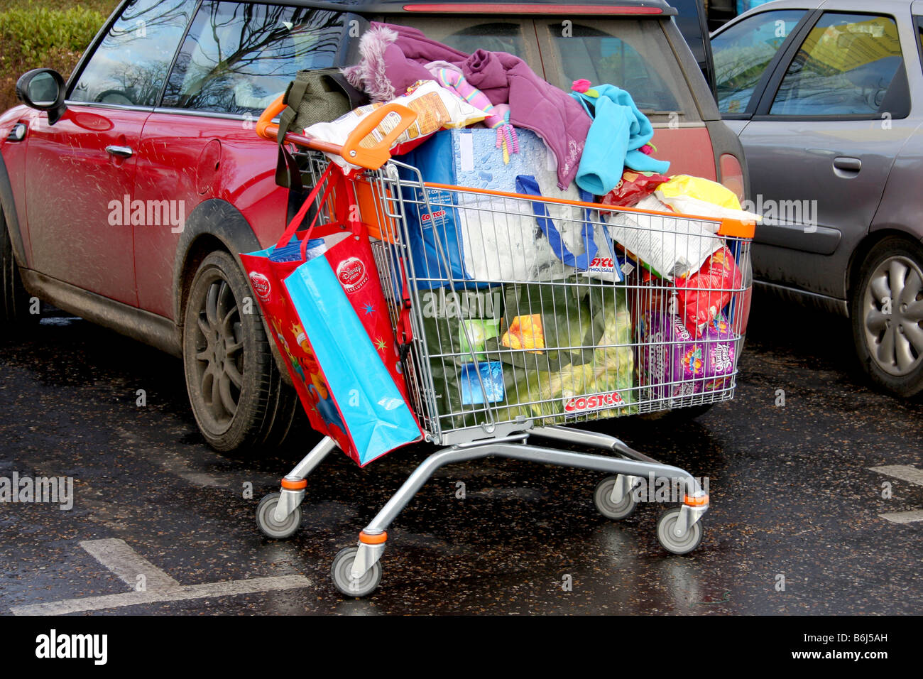 Shopping Trolley Full Of Food High Resolution Stock Photography and ...