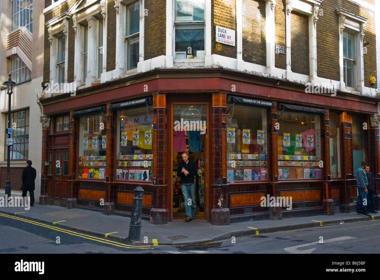 Sounds of the universe soho hi-res stock photography and images - Alamy