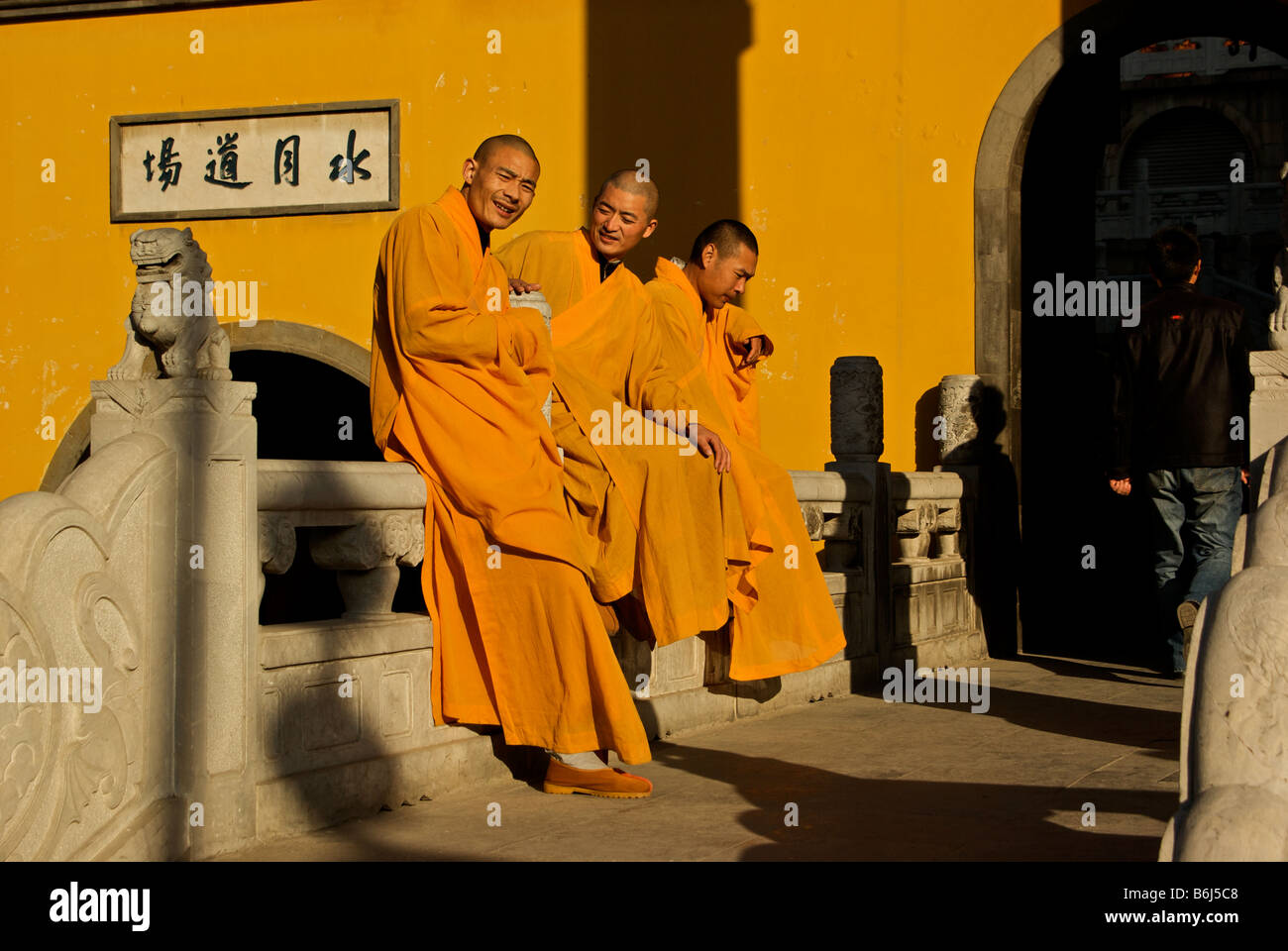 Buddhist temple and monk hi-res stock photography and images - Alamy