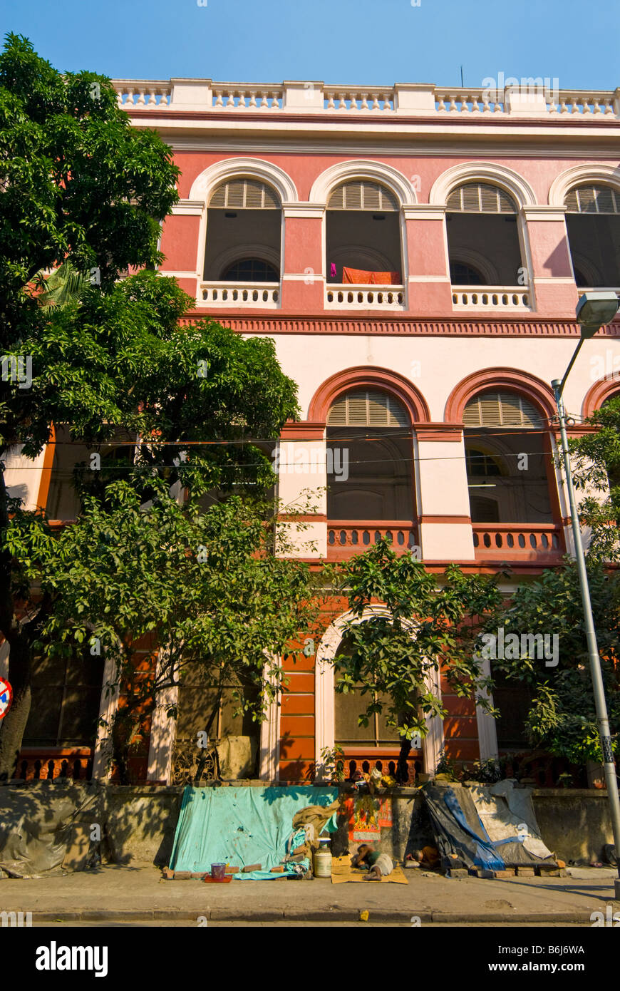 Poverty building hi-res stock photography and images - Alamy