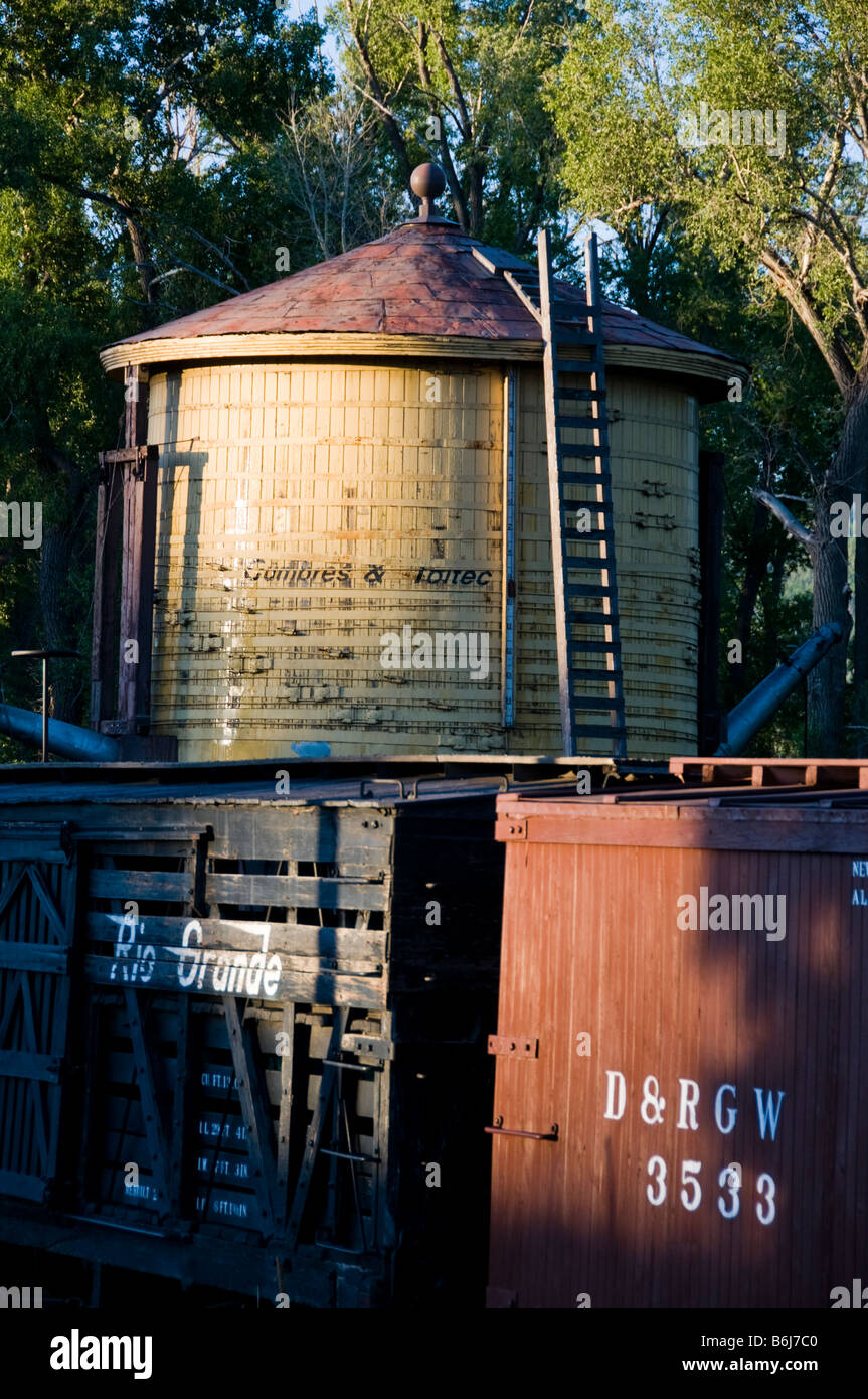 Wooden water tank hi-res stock photography and images - Alamy