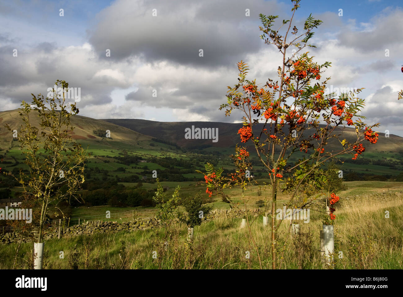 vale of edale high peak district national park derbyshire england uk gb ...