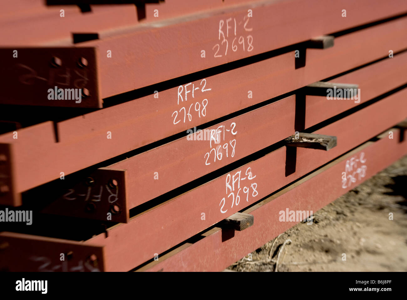 Steel trusses hi-res stock photography and images - Alamy
