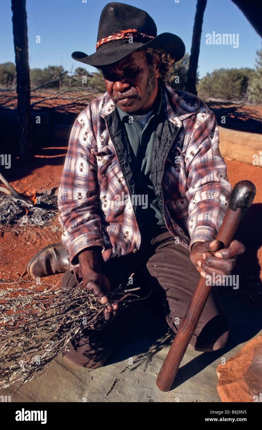 Aboriginal guide uluru hi-res stock photography and images - Alamy
