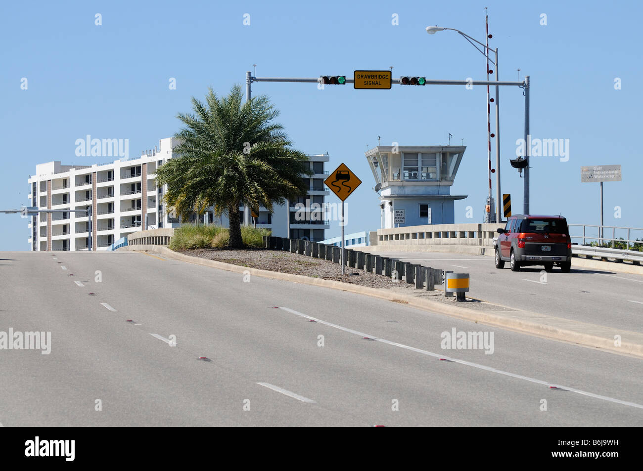 Lifting of the roadway hi-res stock photography and images - Alamy