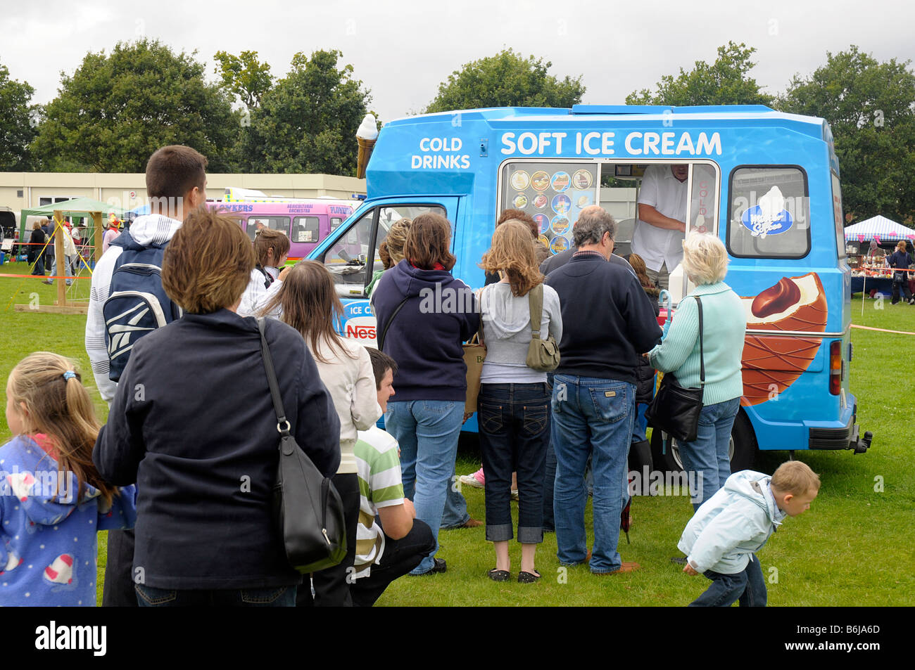 Queueing for refreshments hi-res stock photography and images - Alamy