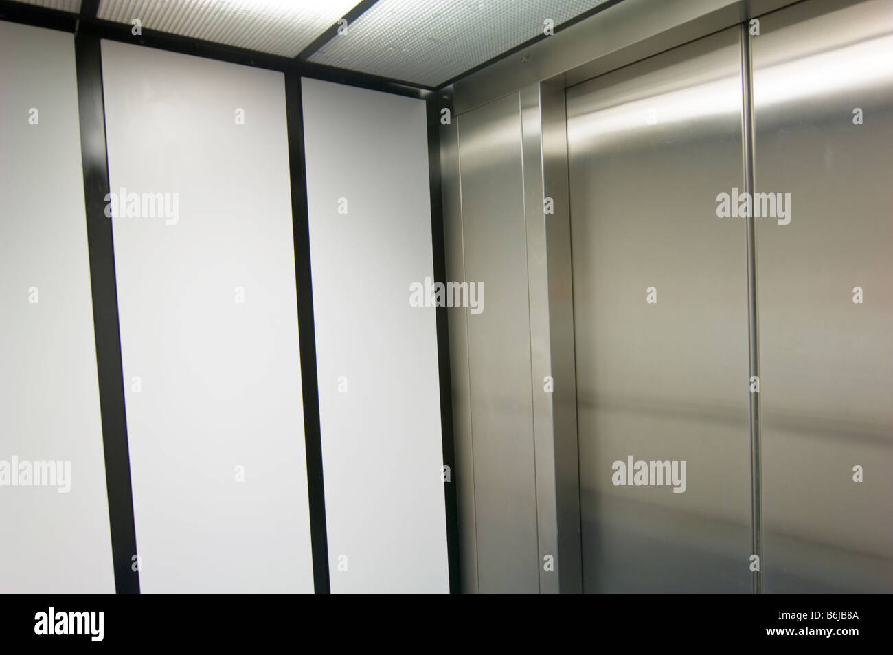 empty elevator walls small room Stock Photo - Alamy