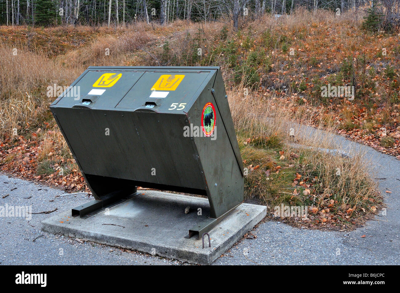 Garbage can 0821 Stock Photo - Alamy