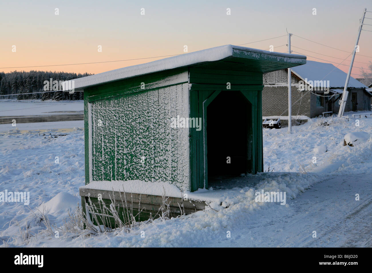Frozen bus stop hi-res stock photography and images - Alamy