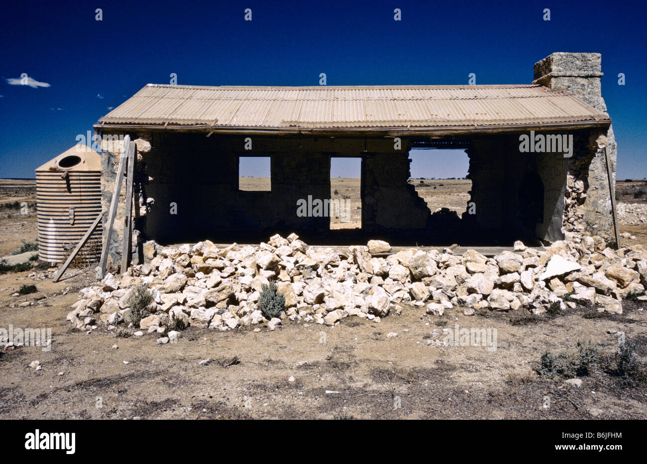 Ruins, outback Australia Stock Photo - Alamy