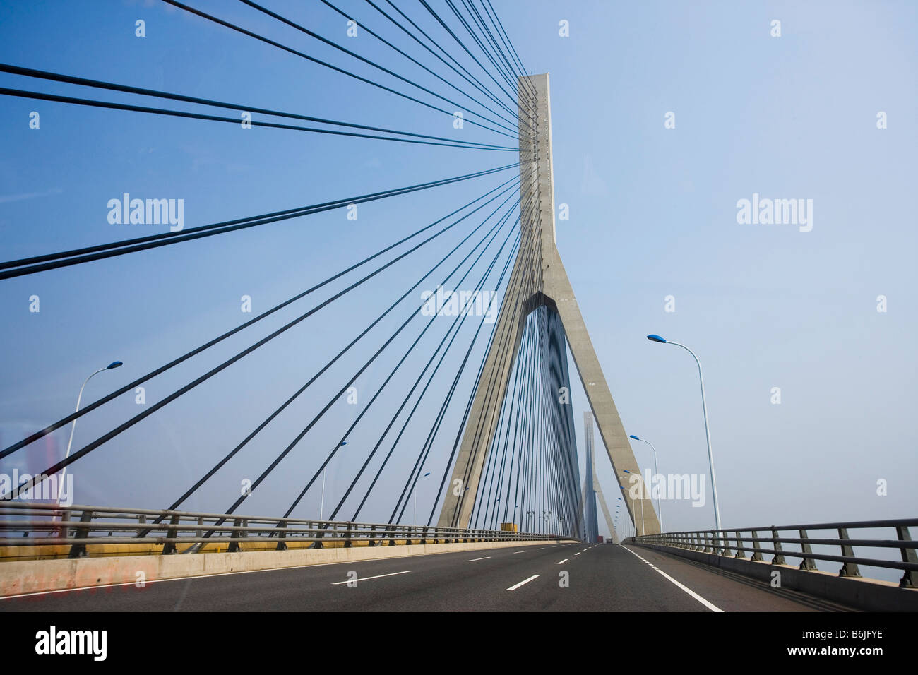 Donghai bridge hi-res stock photography and images - Alamy