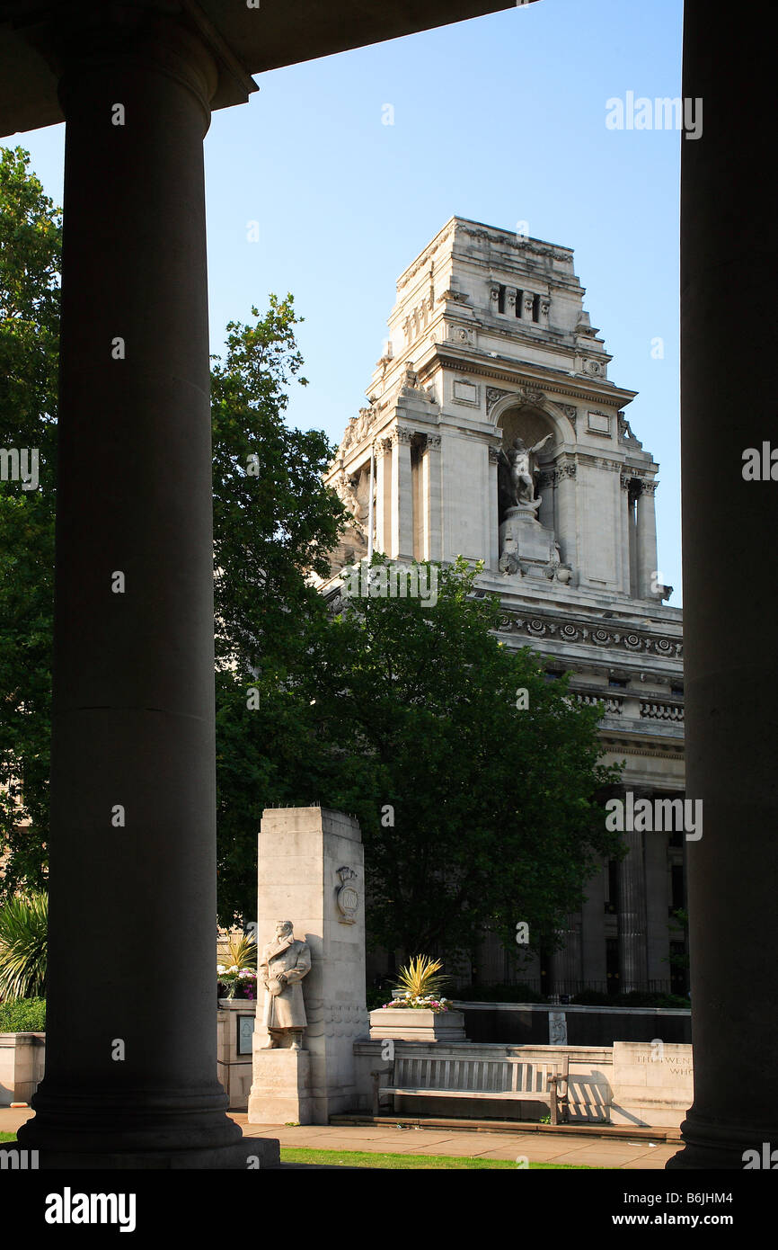 10 trinity square tower hill hi-res stock photography and images - Alamy