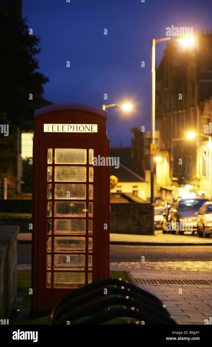 Night Time picture of a traditional red British telephone box Stock ...