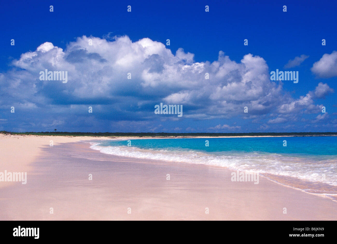 Pink Sand Beach, Harbour Island, Bahamas Stock Photo - Alamy